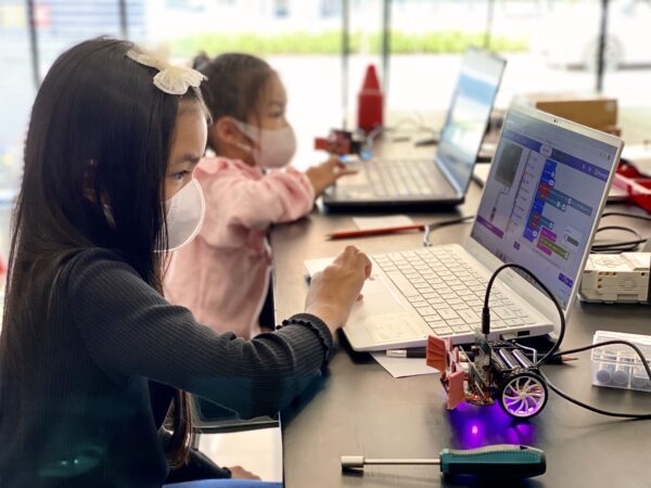 CODING & ROBOTICS COURSE JUNIORS : Ages 8-12 – EasyKids Robotics